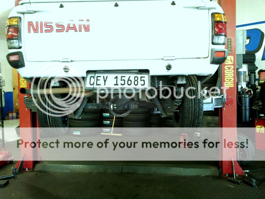 Lifting a Nissan 1400